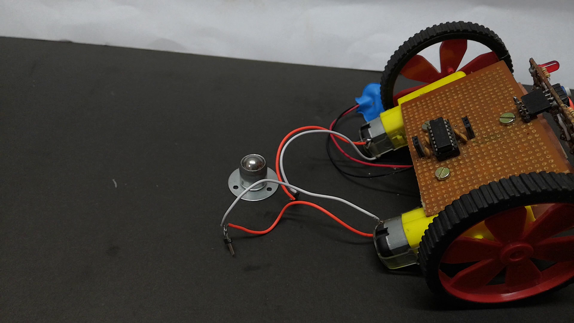 IR Based Line Following Robot From Scratch [No Microcontroller] : 13 ...