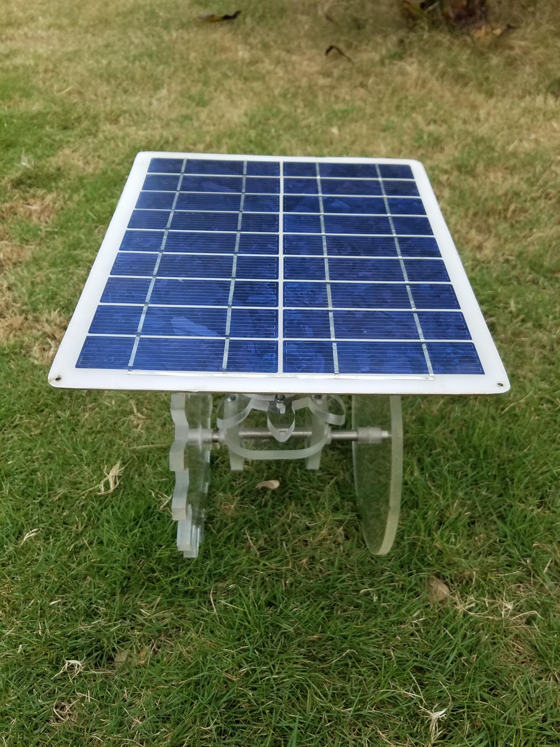 TOY TRACTOR WITH ROTATING SOLAR PANEL AND SPUR GEAR WHEEL : 9 Steps ...