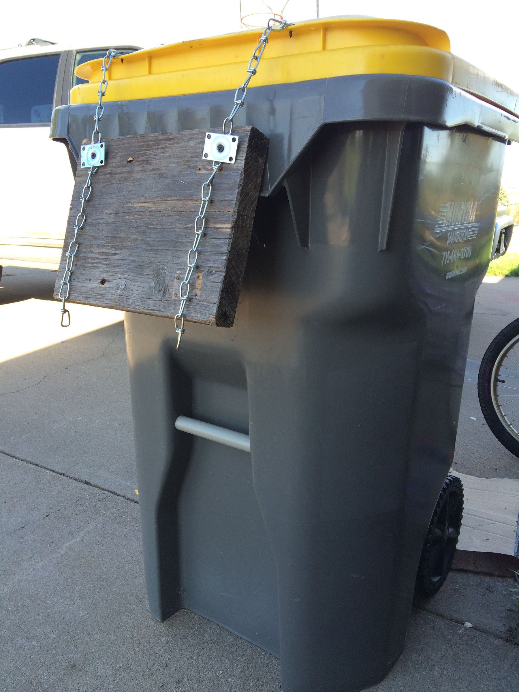 Wind Proof Your Trash Can : 3 Steps - Instructables