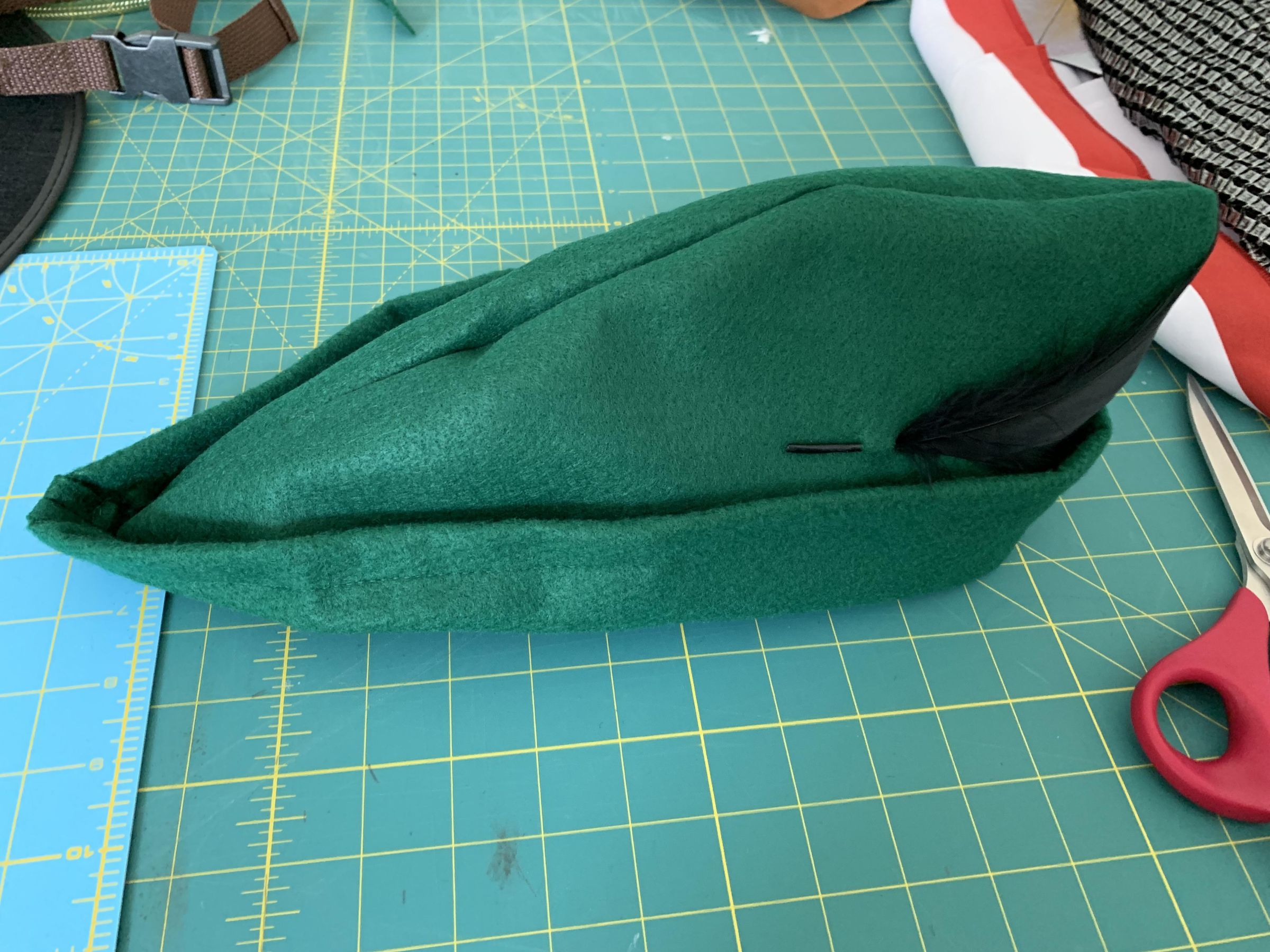 How to Make a Robin Hood Hat : 7 Steps (with Pictures) - Instructables