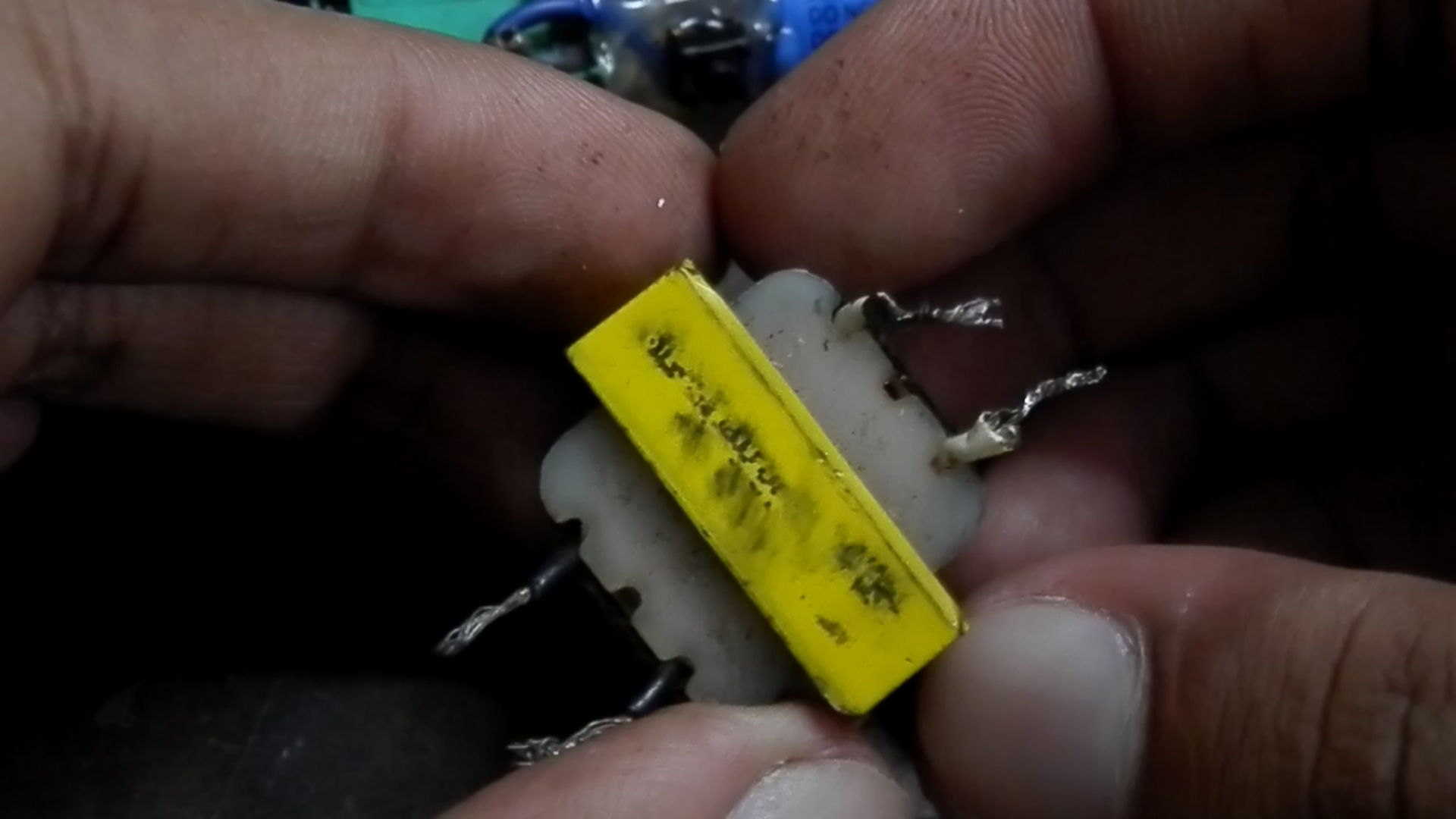 How to Make a Simple Taser With 3 Components : 5 Steps - Instructables