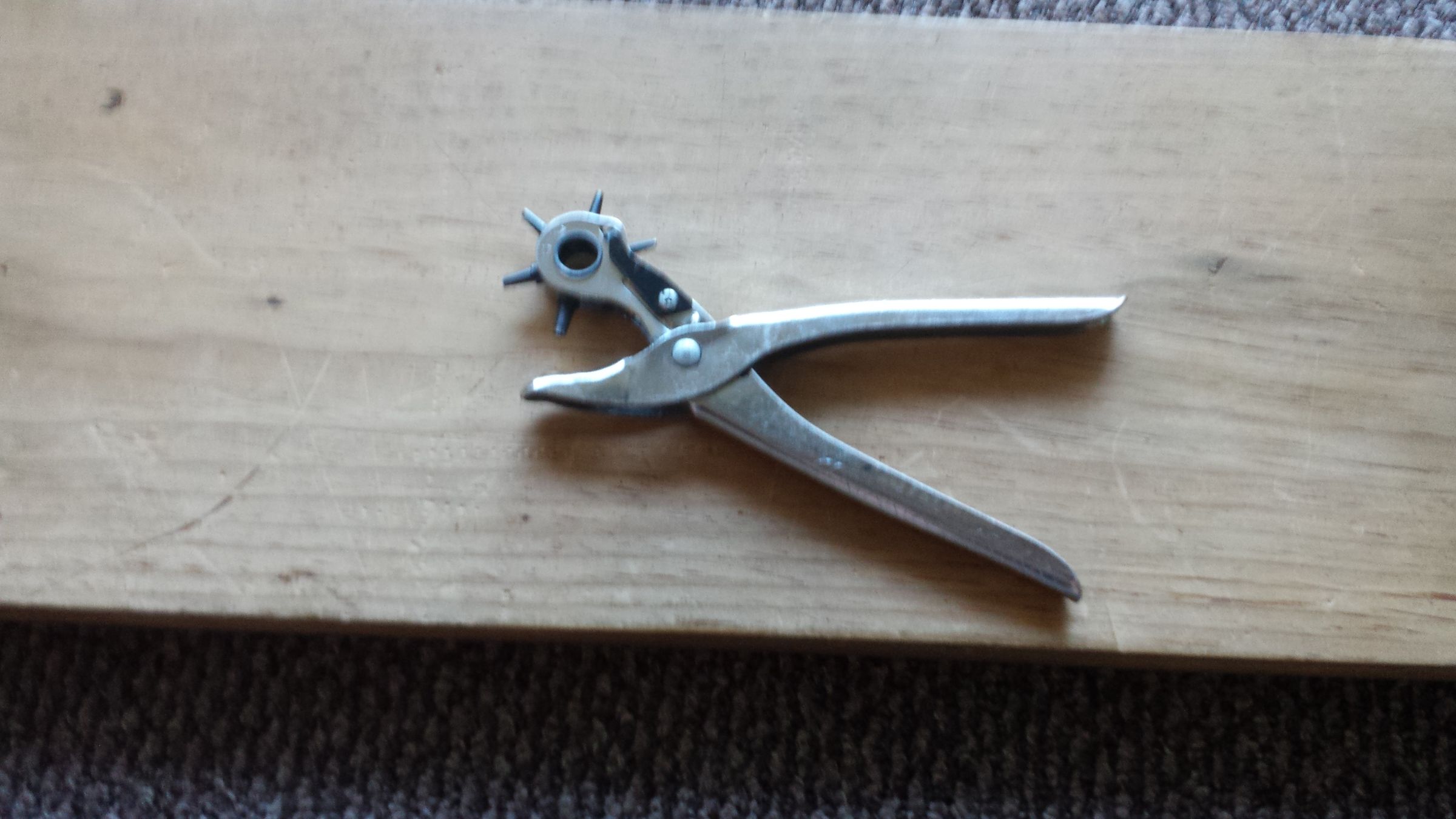 Skyrim Inspired Leather Coin Pouch/Dice Bag : 7 Steps (with Pictures ...