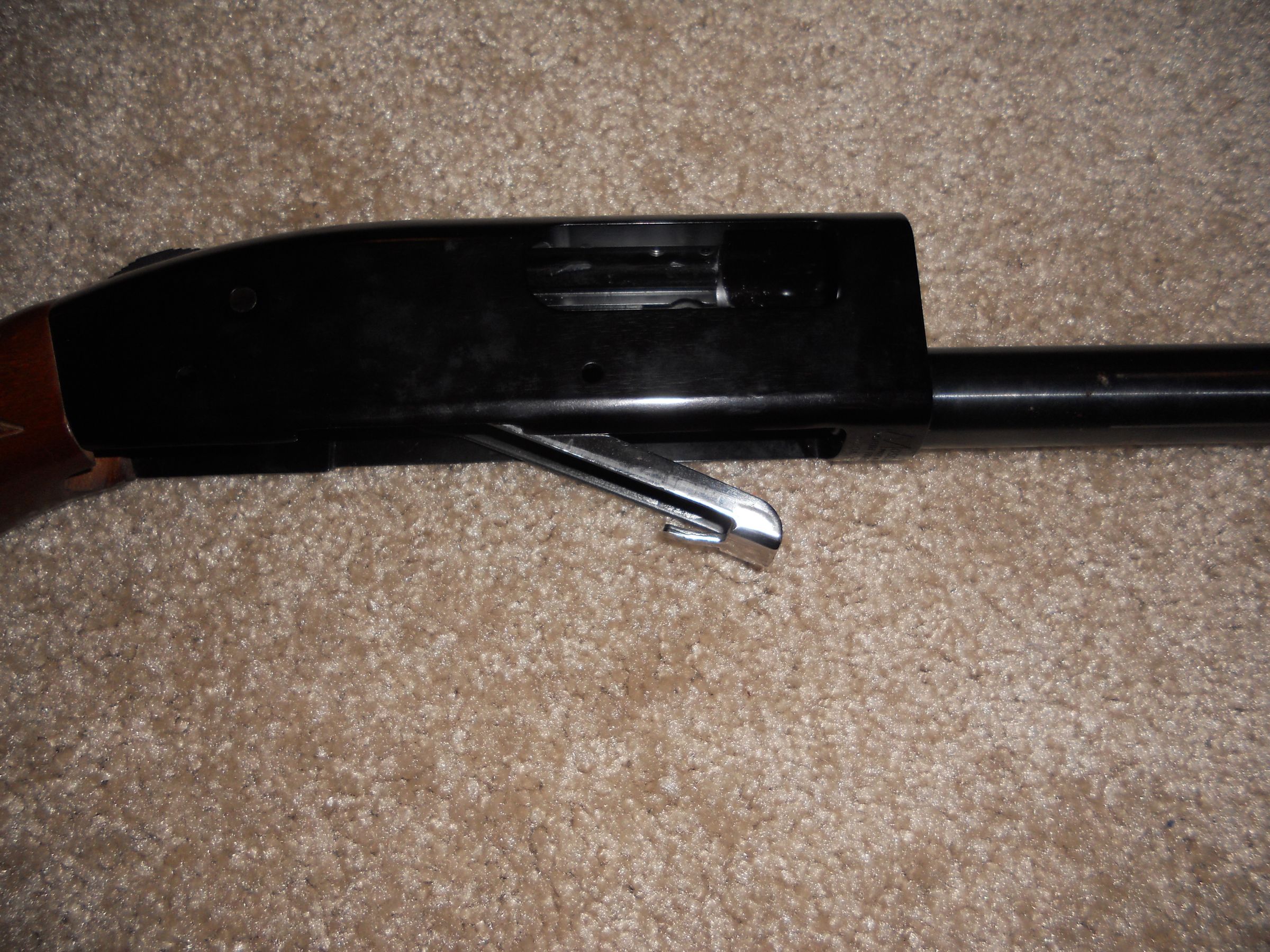 How to Disassemble a Mossberg 500 Series Shotgun : 9 Steps - Instructables