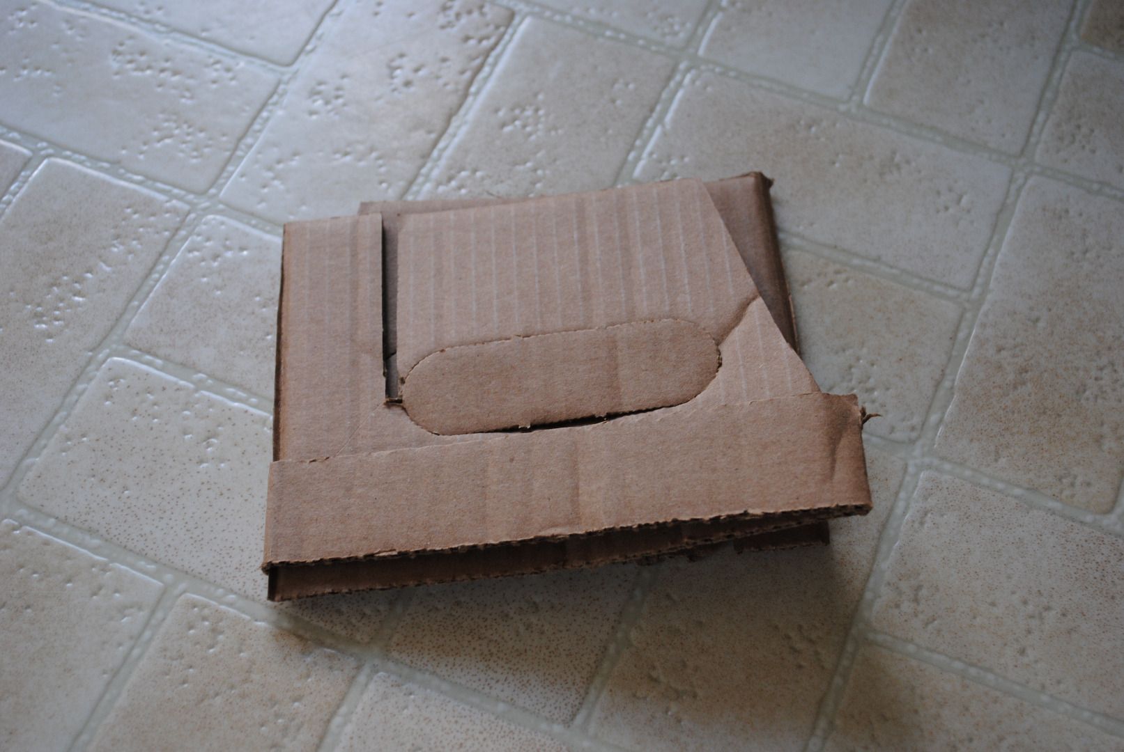 Cardboard Tablet/Phone Stand : 7 Steps - Instructables