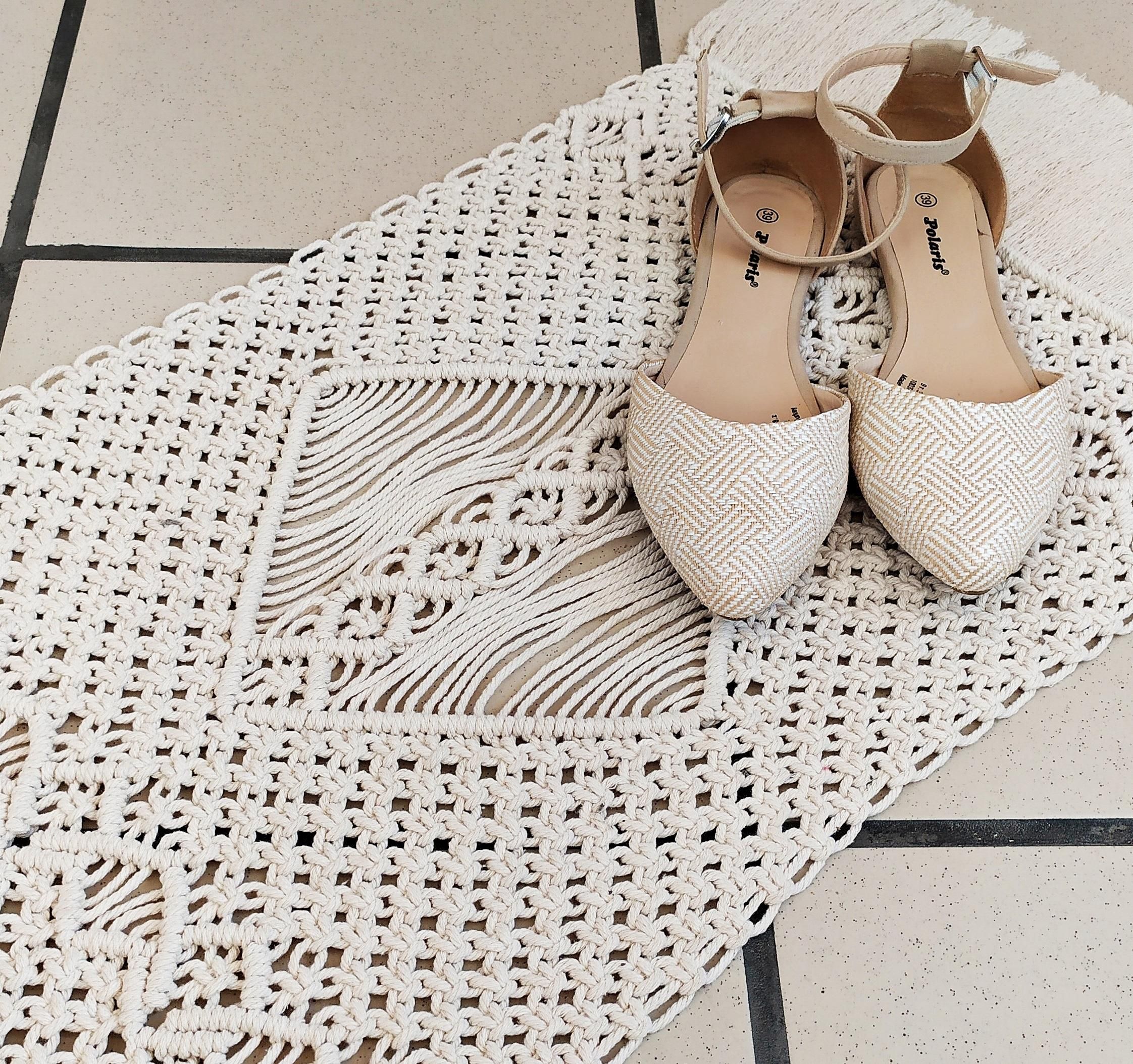 How to Make a Bohemian Macrame Rug : 14 Steps (with Pictures ...