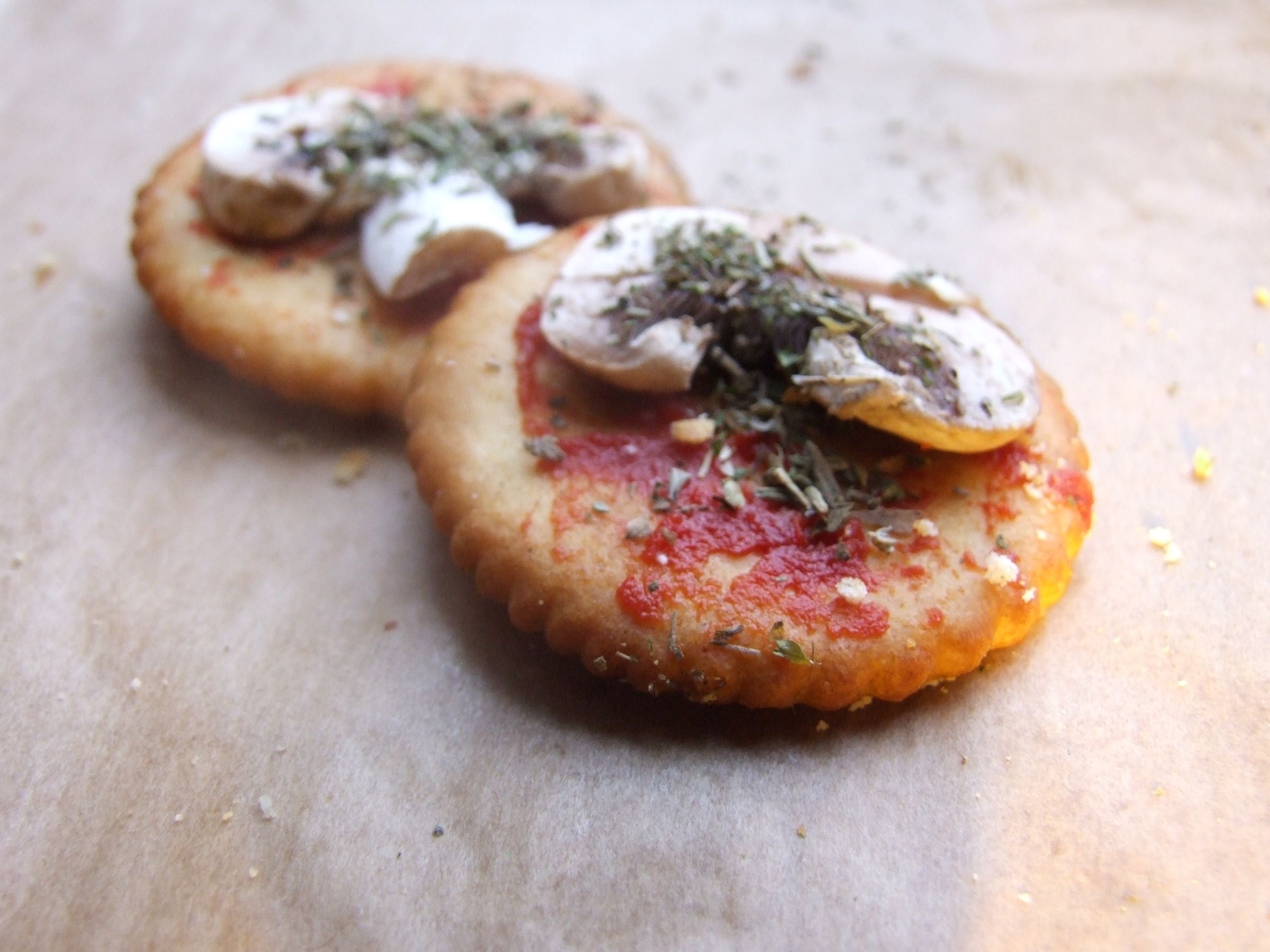 Ritz Crackers Pizza : 5 Steps - Instructables