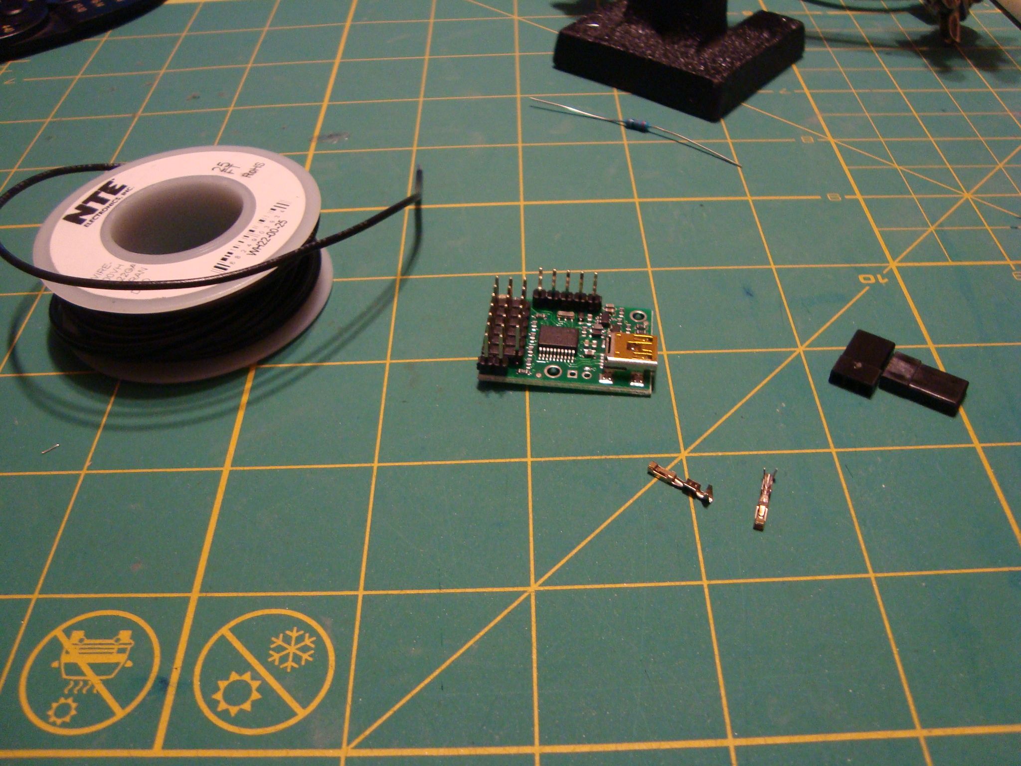 Stealth Iron Man With Electronics and Servos : 9 Steps (with Pictures ...