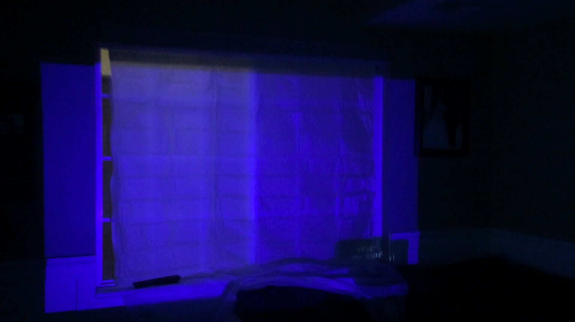 5 Minute Cheap and Easy Rear Projection Screen : 8 Steps (with Pictures ...