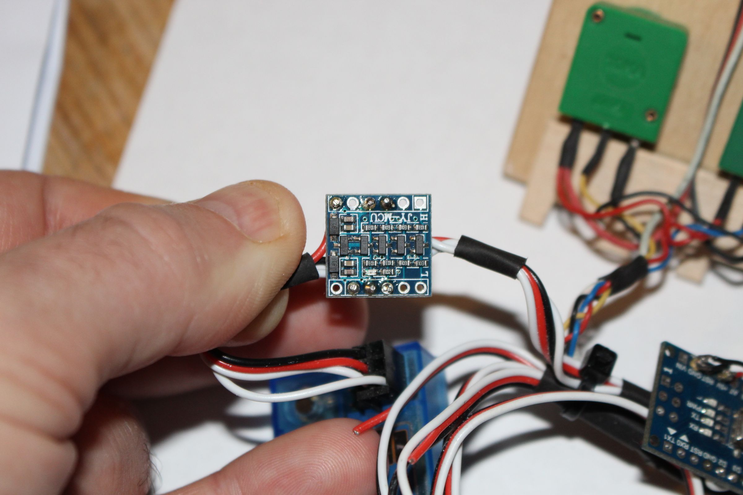 Radio Controlled Electric Hovercraft : 9 Steps (with Pictures ...
