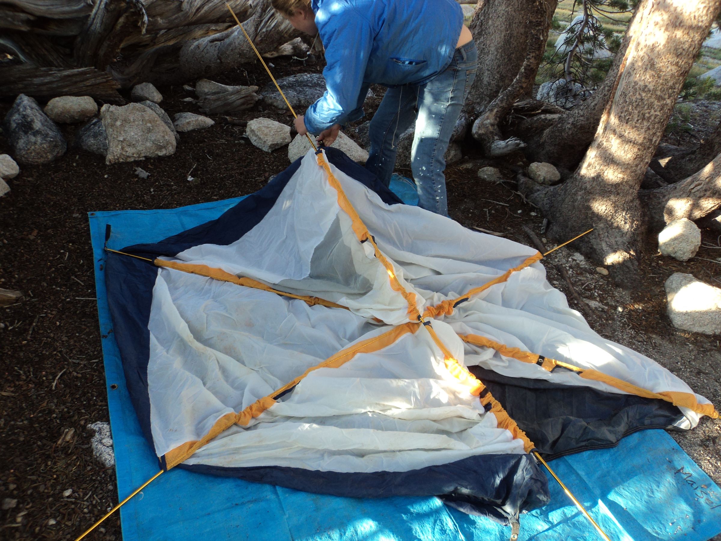 How to Put Up a Dome Tent : 6 Steps - Instructables