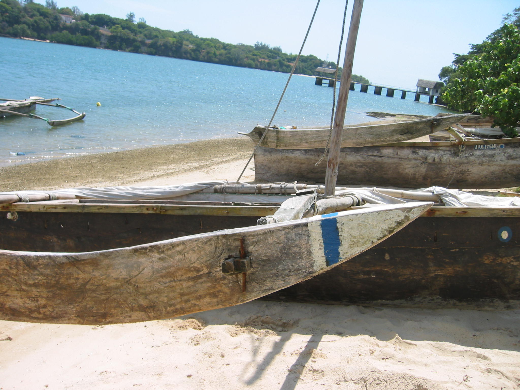 Kenya Outrigger Sailing Canoe : 28 Steps (with Pictures) - Instructables