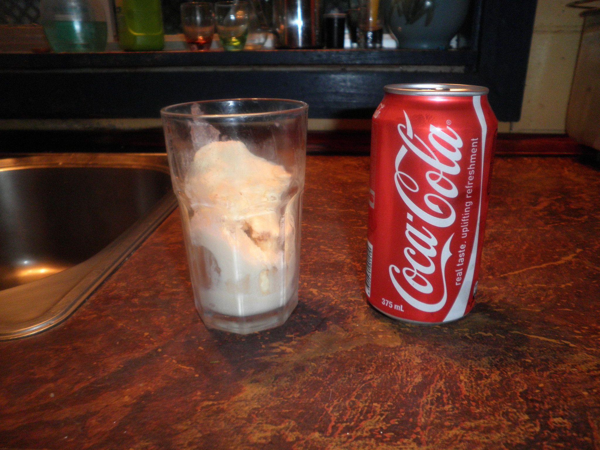 Cola "spider" Drink - Instructables