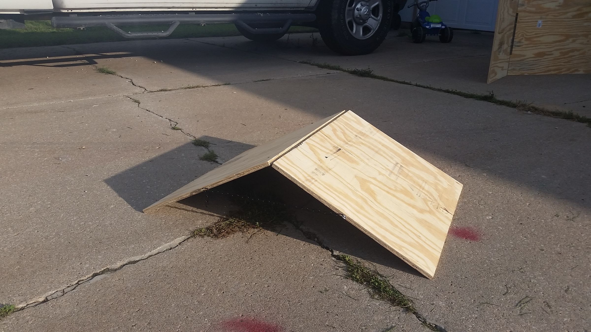 Quick and Easy Folding RC Ramp : 4 Steps (with Pictures) - Instructables