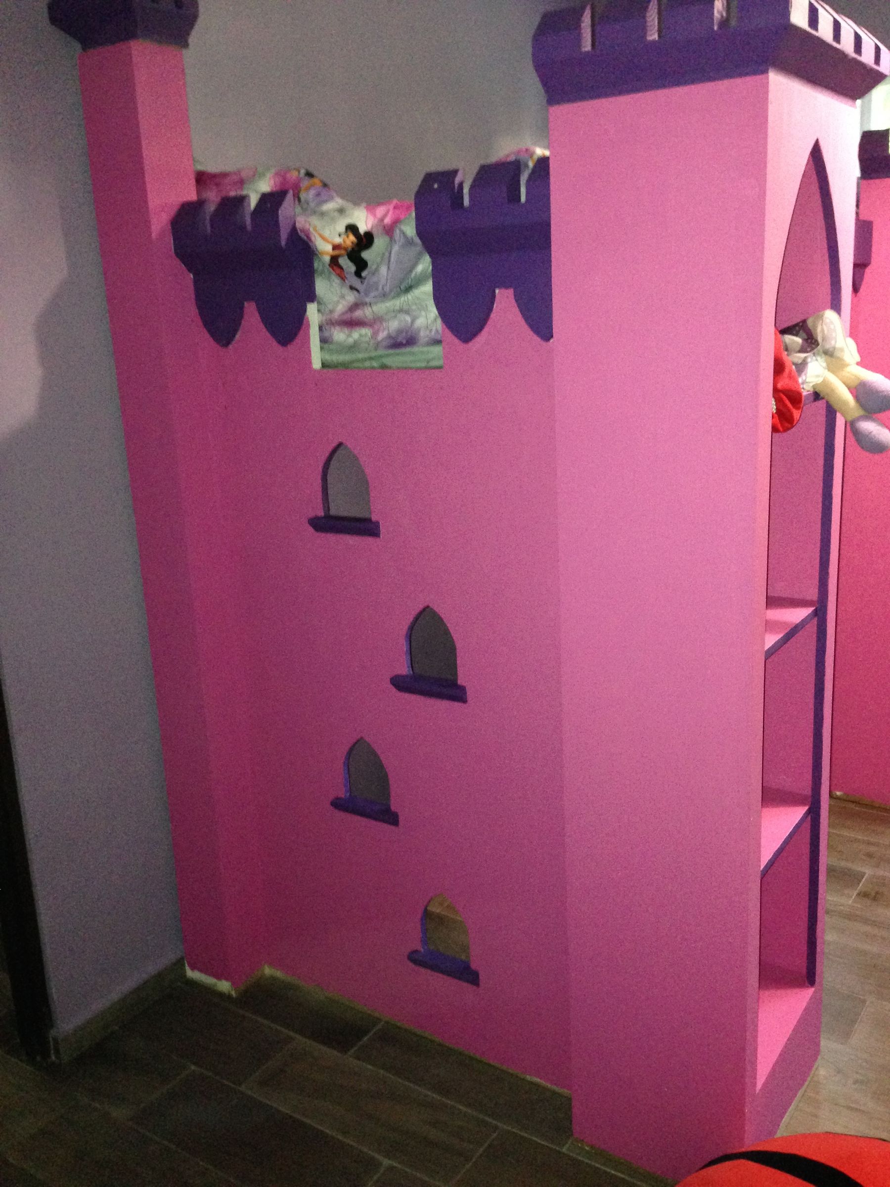 Castle Loft Bed : 13 Steps (with Pictures) - Instructables