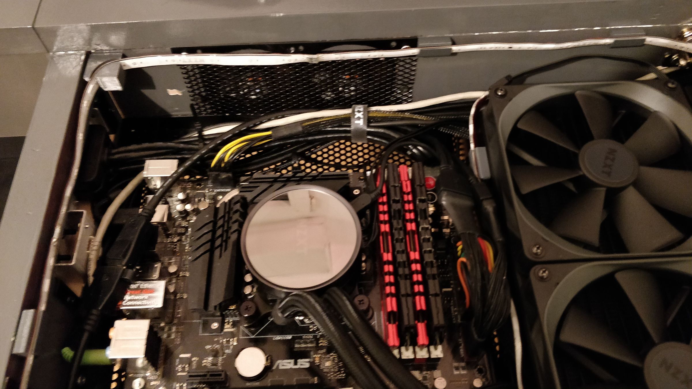 Desk With Built-in Computer and Laptop Height Stand : 10 Steps (with ...