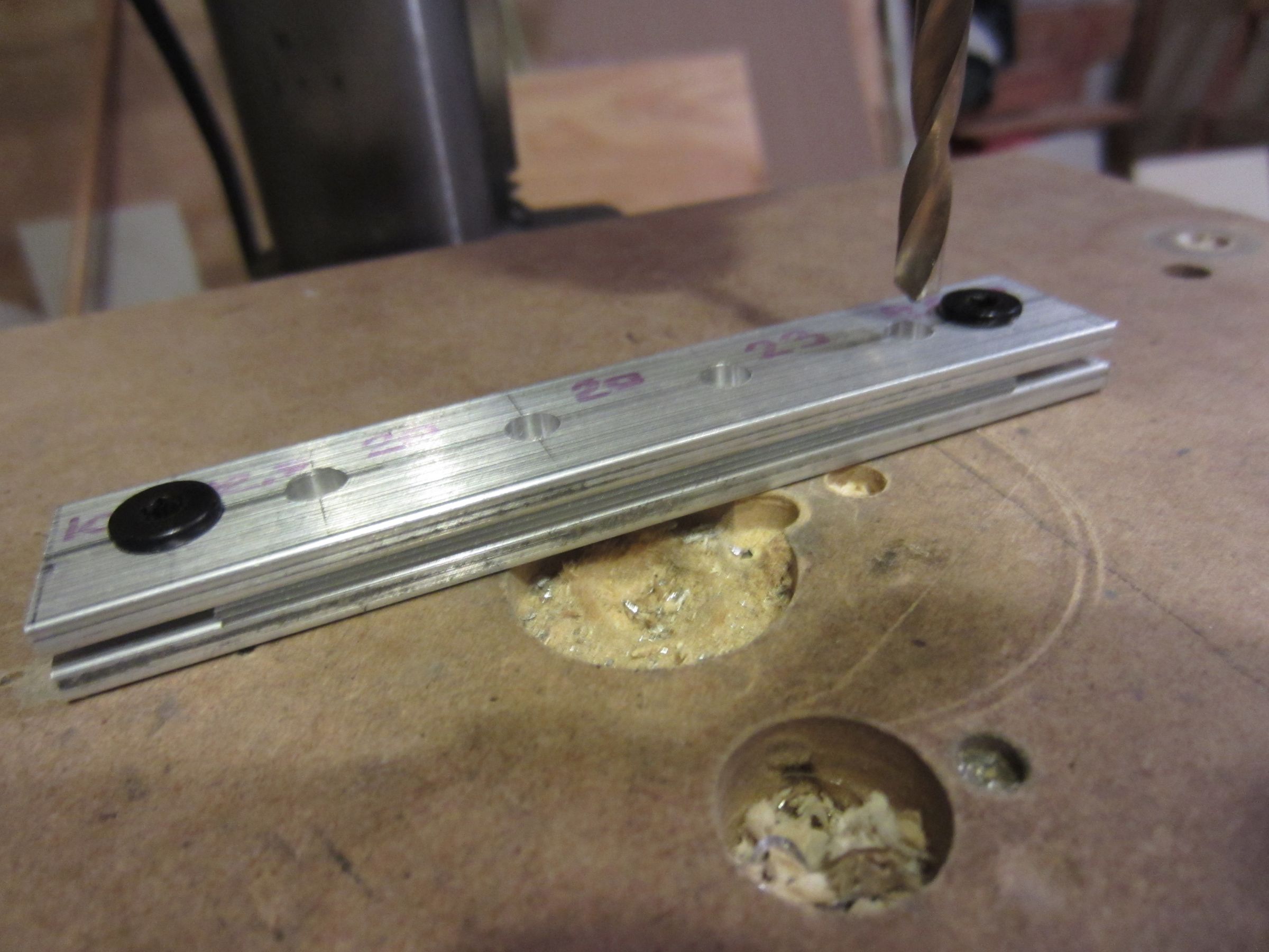 Adjustable Router Guide Template : 11 Steps (with Pictures) - Instructables