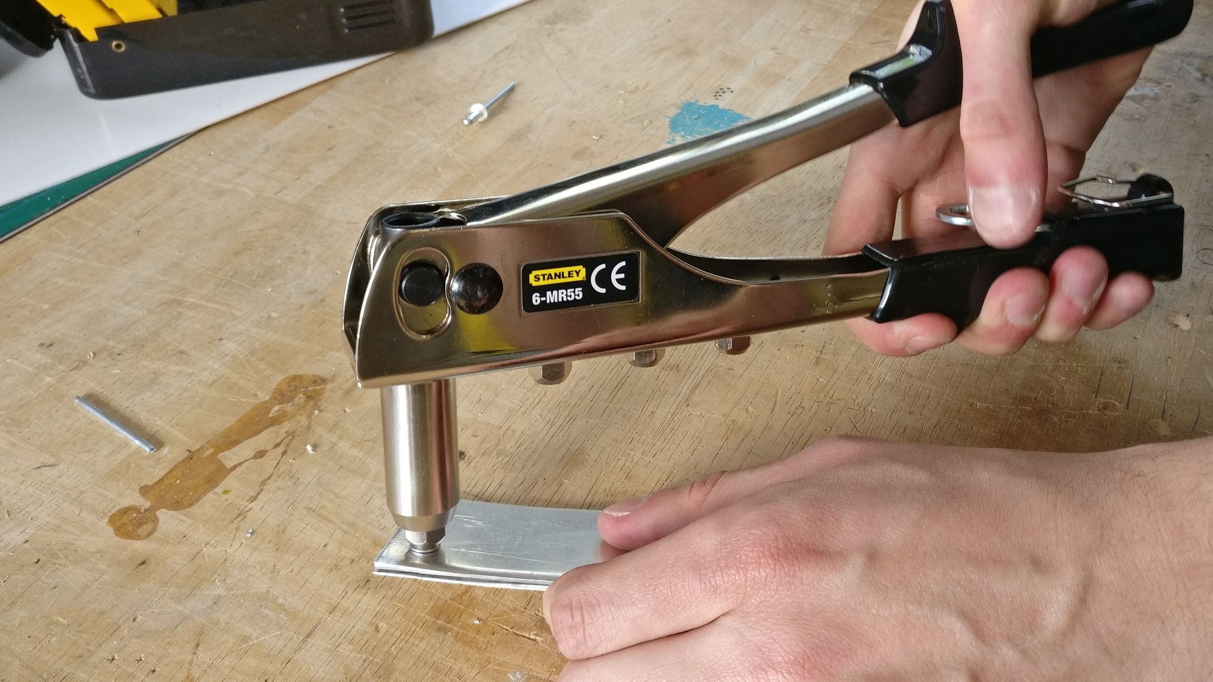 Mechanical Connection: Pop Rivets Werkplaatsidc : 15 Steps (with ...