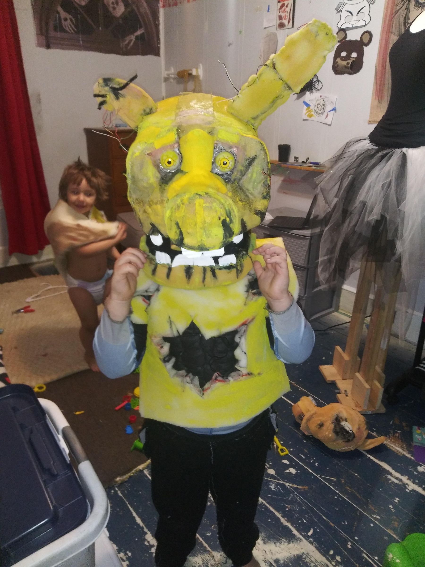 DIY FNAF Spring Trap Full Costume : 4 Steps - Instructables