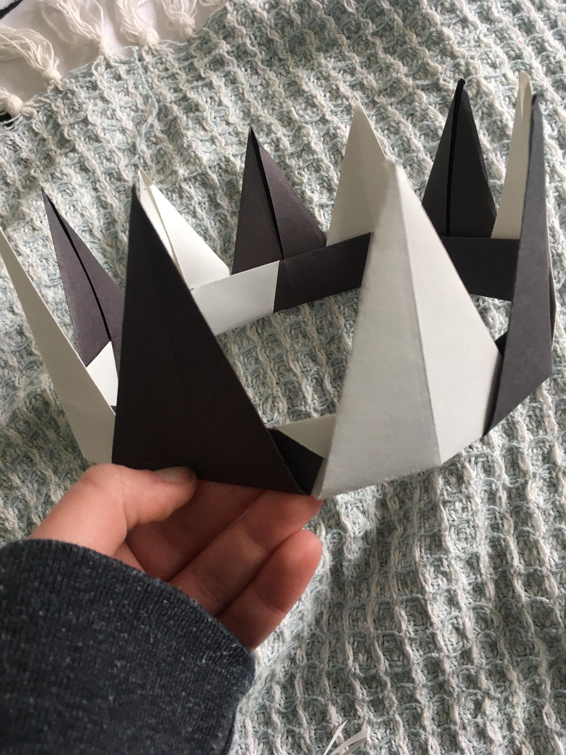 How to Make a Paper Crown : 11 Steps (with Pictures) - Instructables