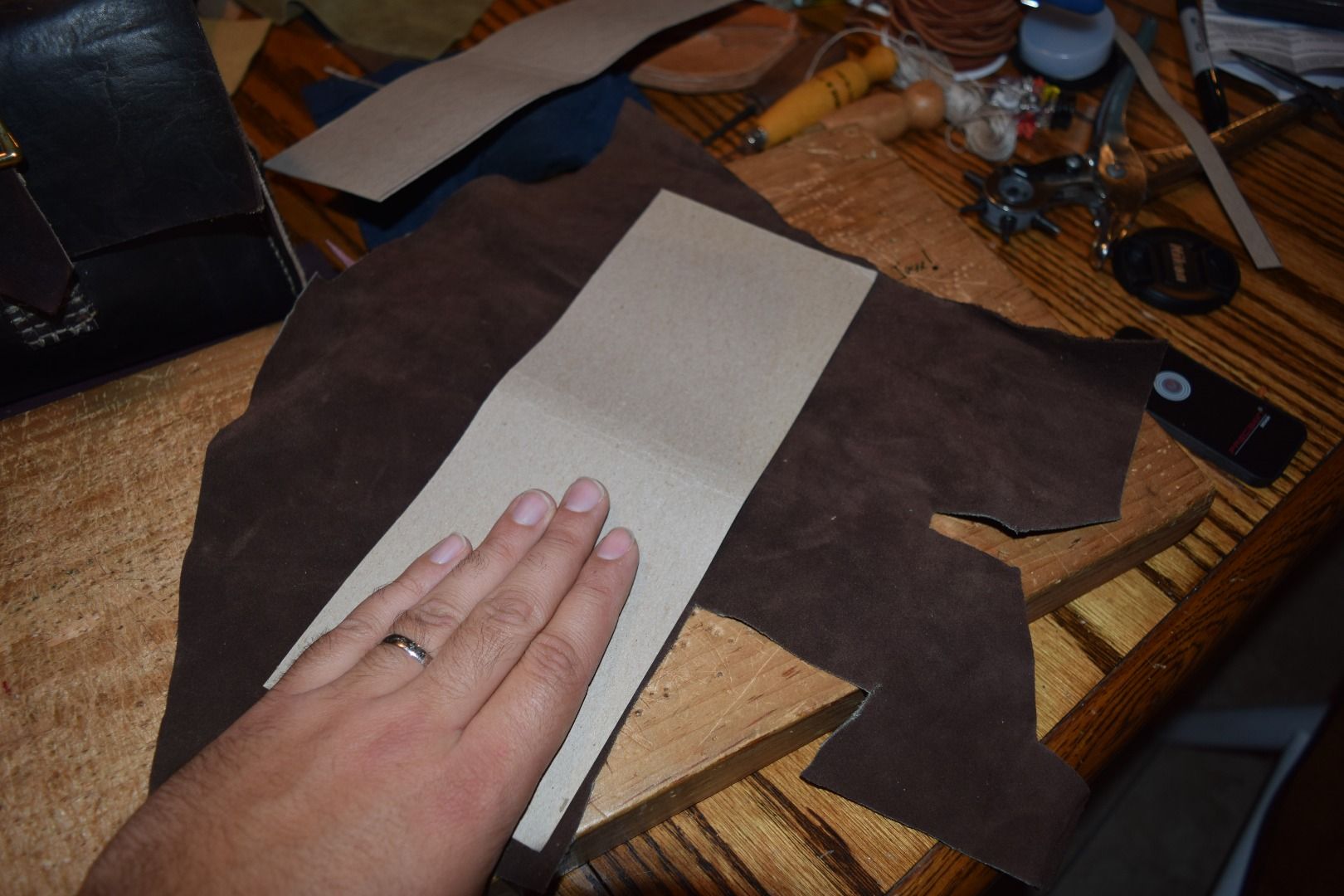 Simple Leather Project From Scraps : 8 Steps (with Pictures ...
