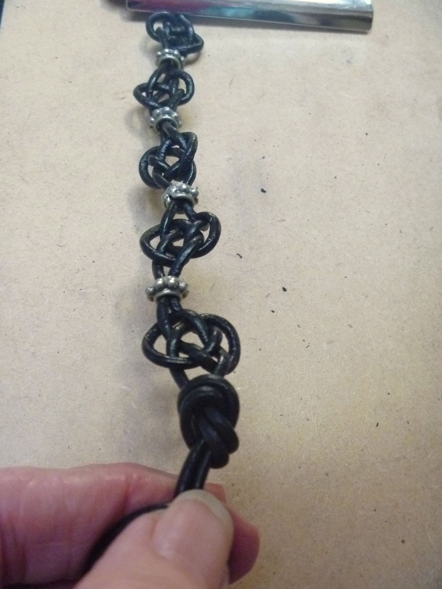 Celtic Knot Macrame Bracelet : 9 Steps (with Pictures) - Instructables
