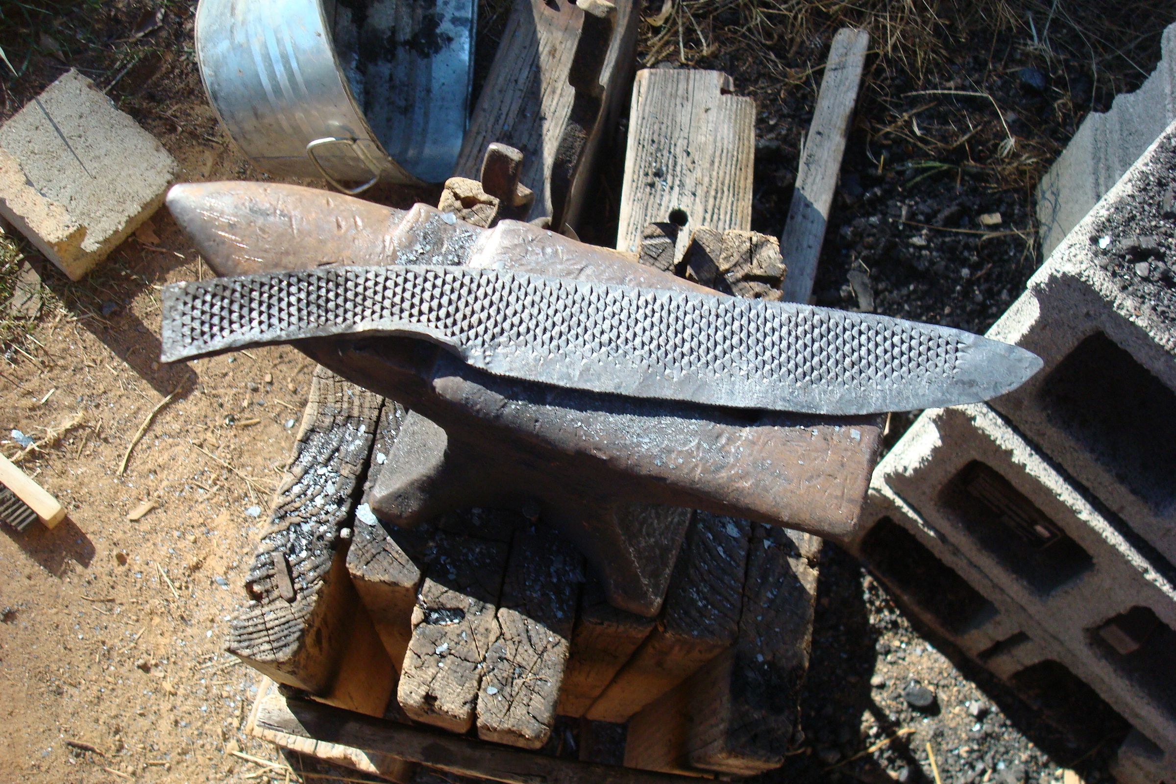 Making a Large Camp Knife From an Old Rasp. Part 1 : 9 Steps ...