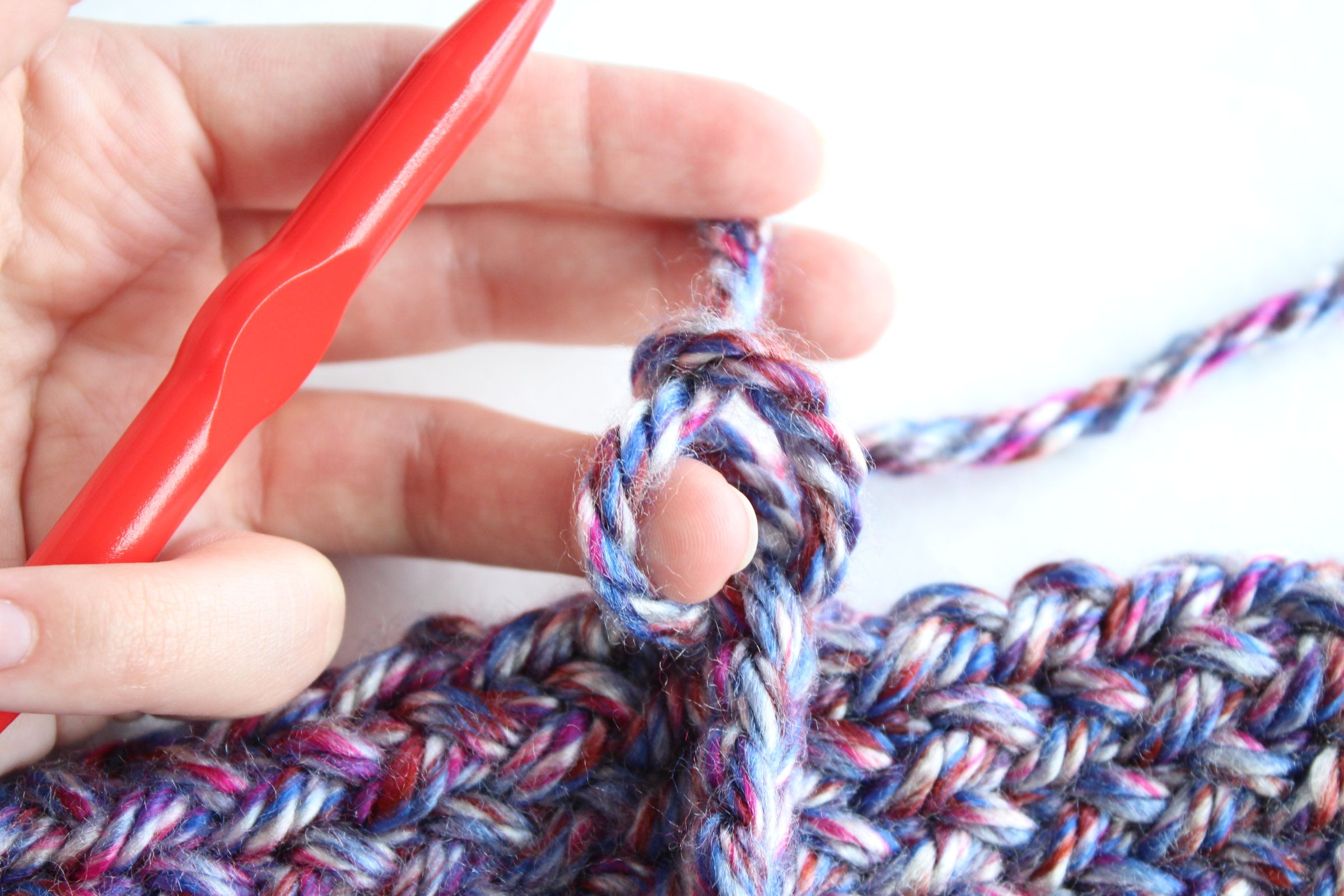 How to Knit an Infinity Scarf on a Loom : 15 Steps (with Pictures ...