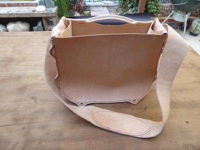 Leather Field Bag : 13 Steps (with Pictures) - Instructables