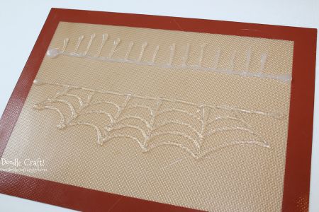 HALLOWEEN Necklaces Made With Hot Glue! Dripping Blood, Spider Webs and ...