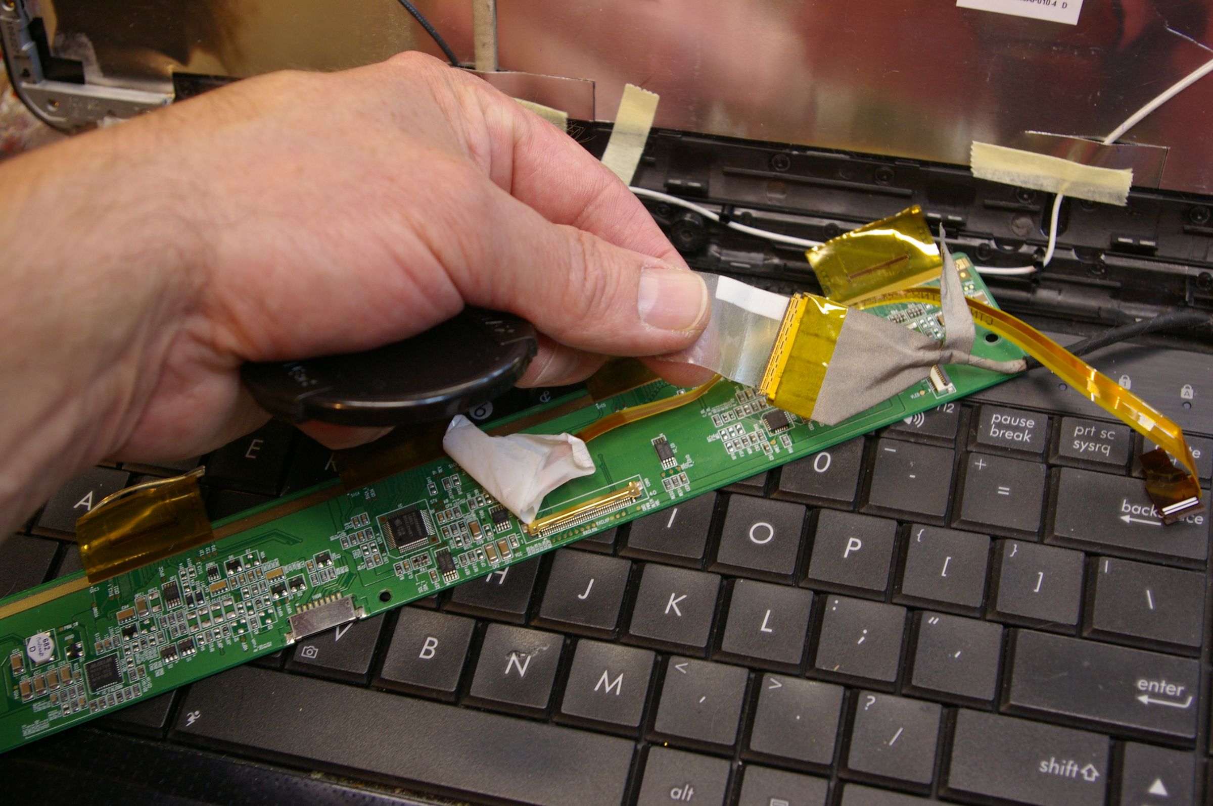 Convert a Laptop With a Broken Screen Into a Quiet, Space Saving ...