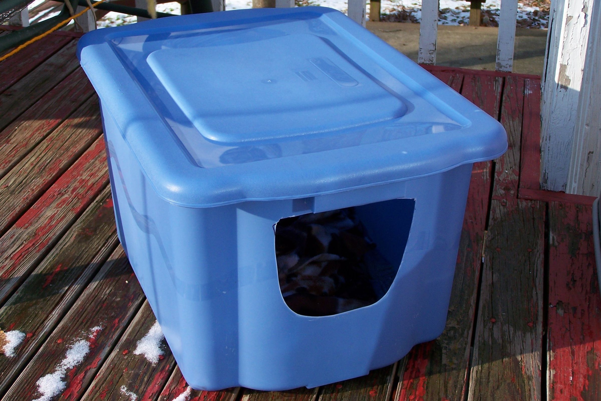 Outdoor Cold Weather 'Cat Condo' : 4 Steps - Instructables