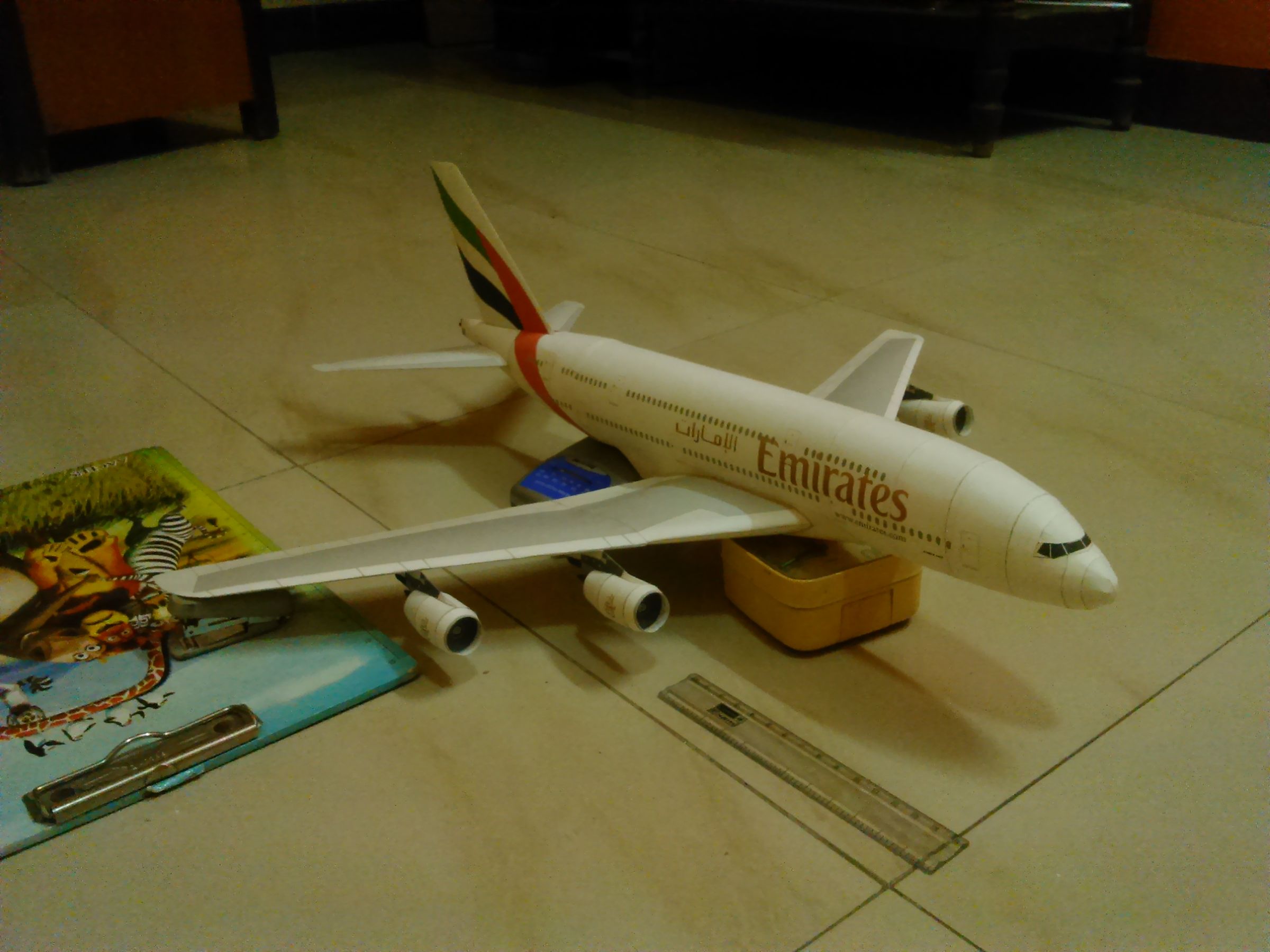 A380 Emirates Paper Model 1:132 : 5 Steps - Instructables