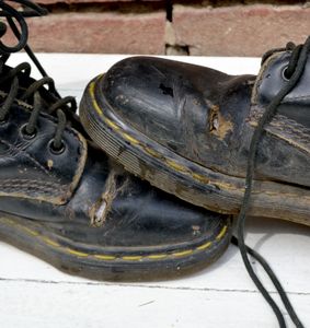 FIX HOLES IN LEATHER BOOTS : 7 Steps - Instructables