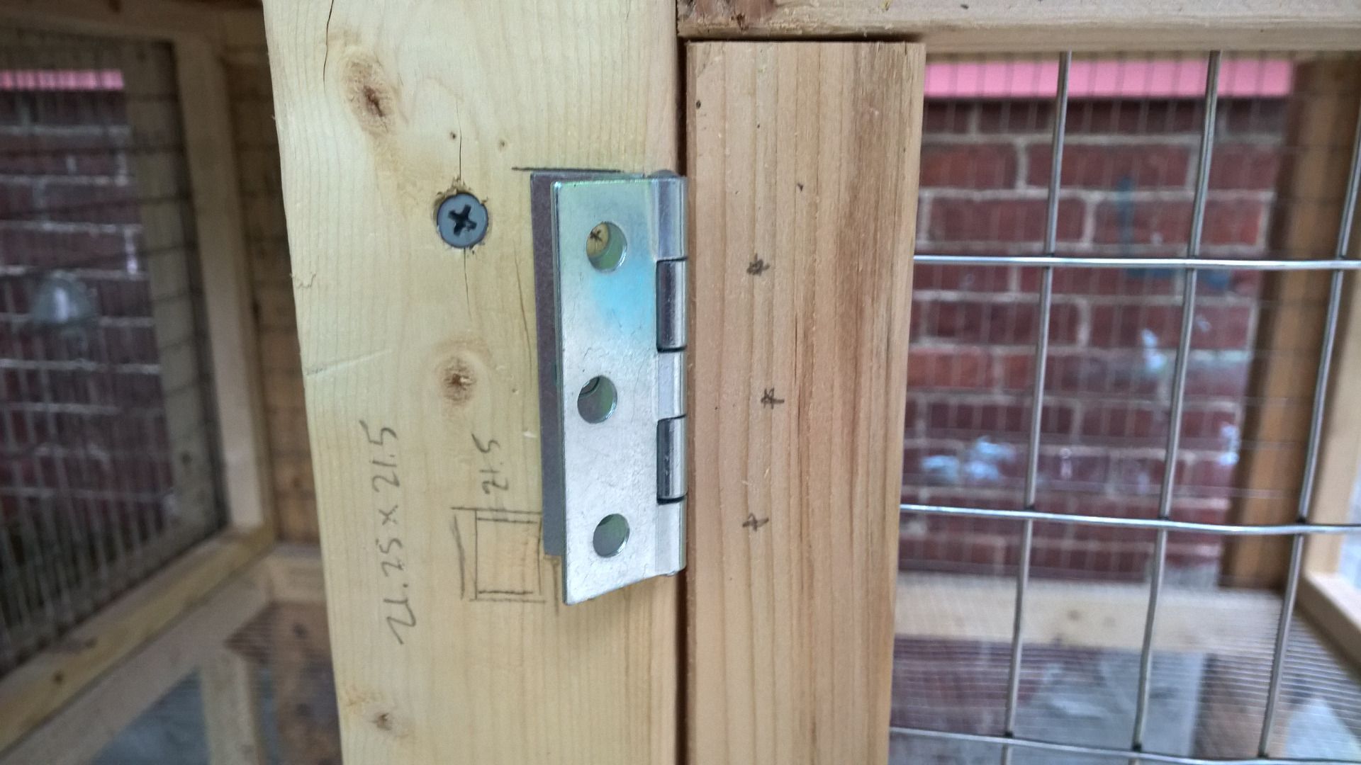 Building a Sectional Rabbit Hutch : 12 Steps (with Pictures ...