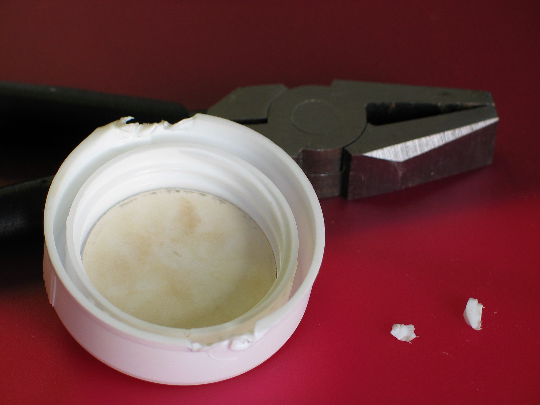 How to Make Evil Childproof Caps Easy to Open : 10 Steps (with Pictures ...