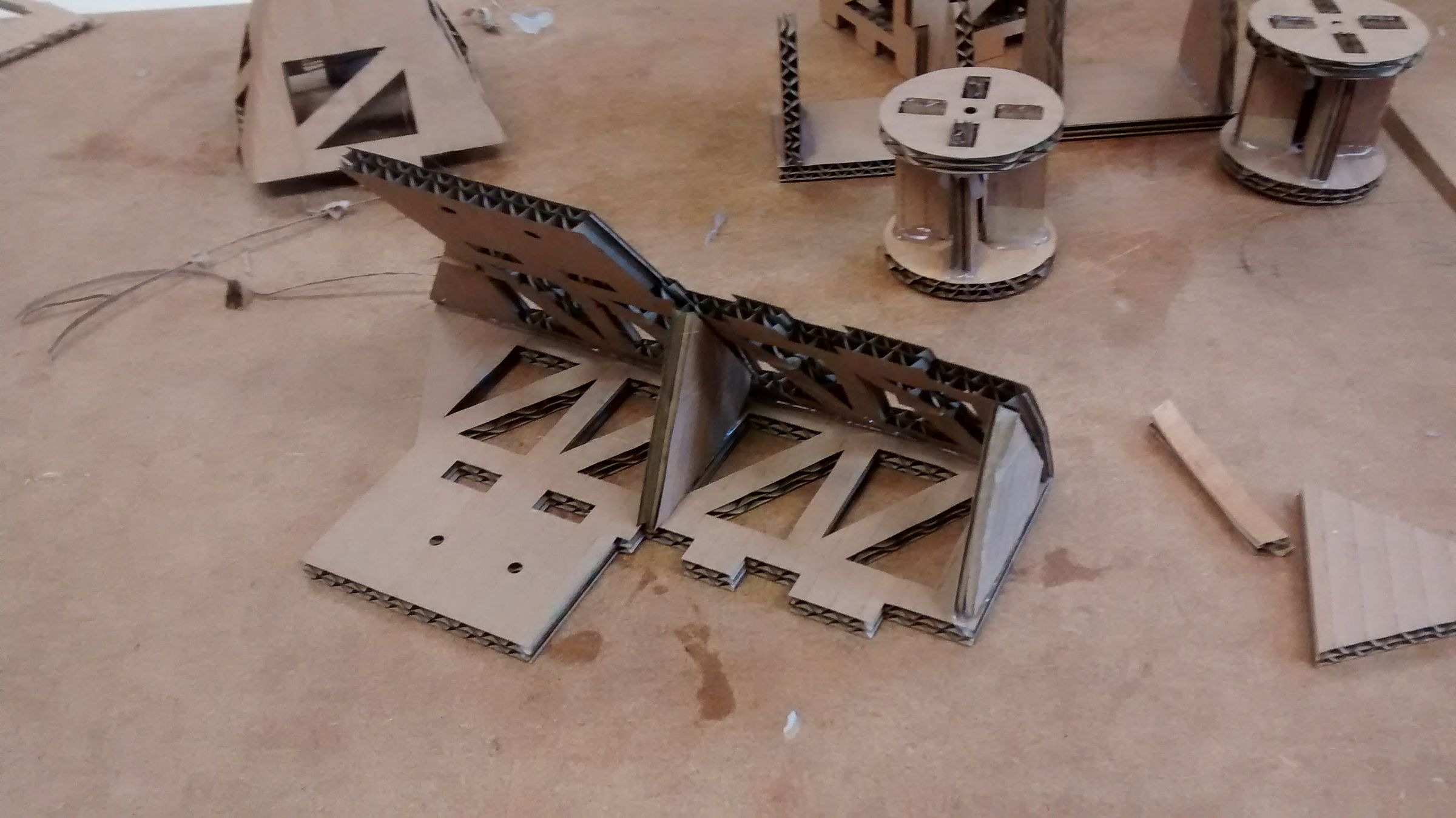 Cardboard Crane : 5 Steps (with Pictures) - Instructables