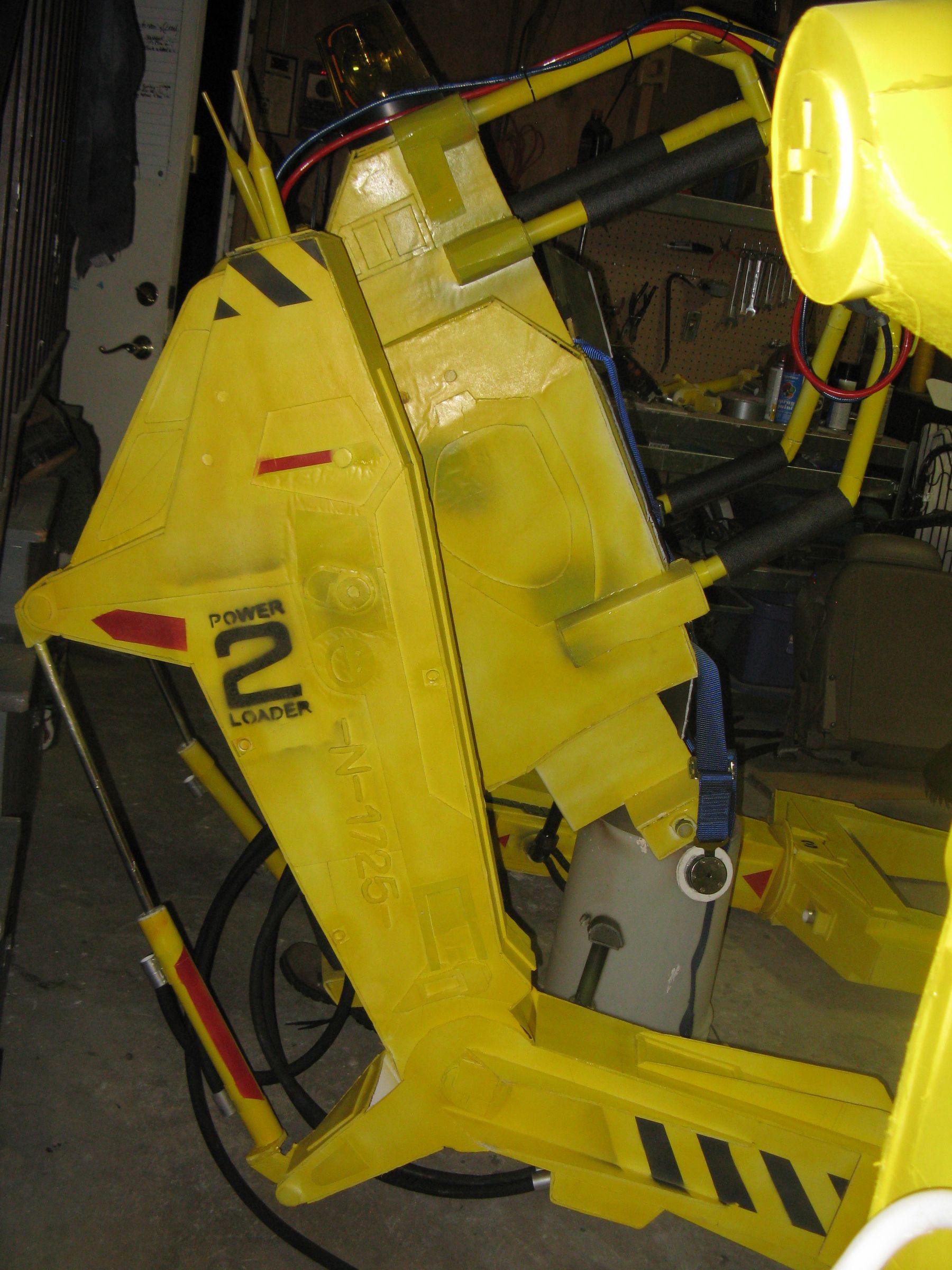 Full-Size Power Loader Costume From Aliens : 8 Steps (with Pictures ...