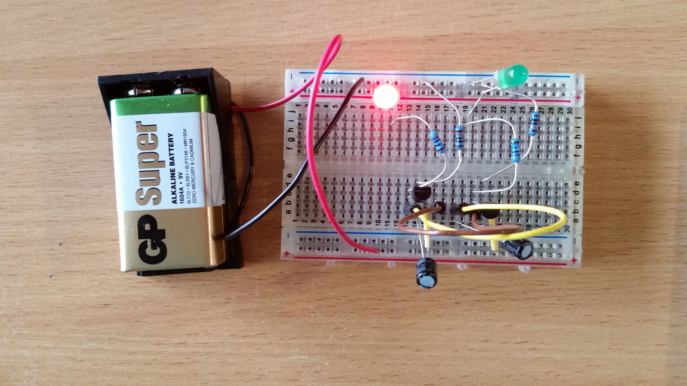 Simple Blinking LED Circuit : 5 Steps (with Pictures) - Instructables