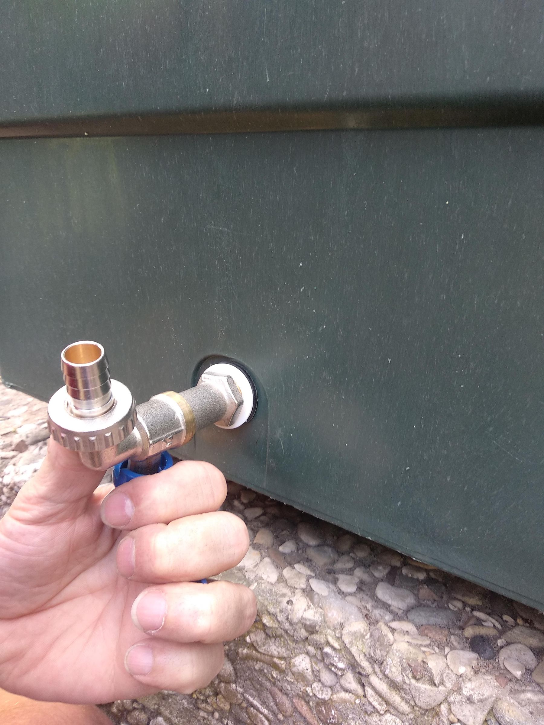 How to Set Up a Rain Barrel : 8 Steps (with Pictures) - Instructables