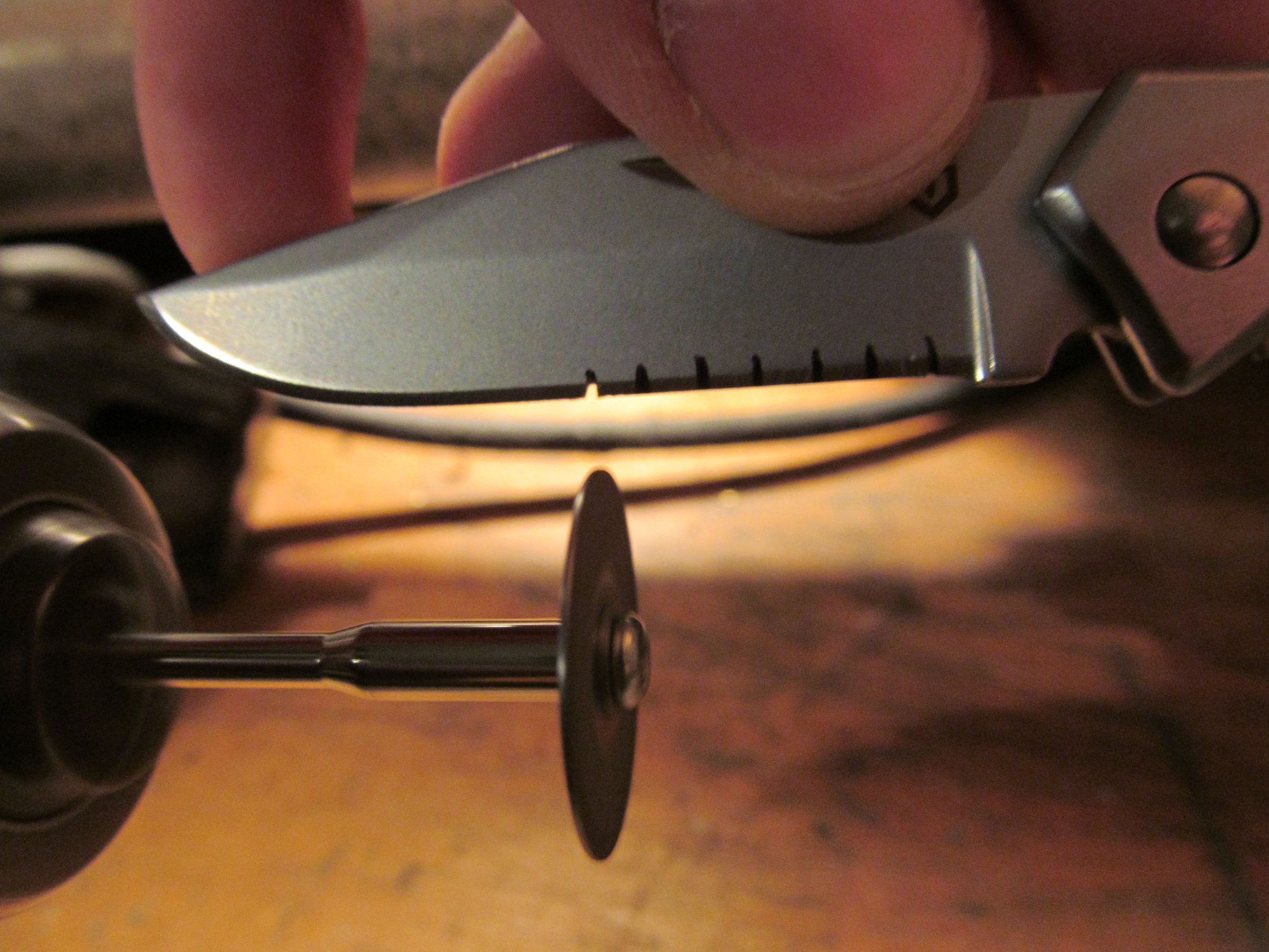 Add Serrations to a Pocket Knife : 4 Steps (with Pictures) - Instructables