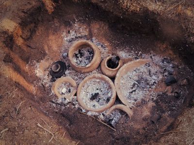 DIY Primitive Pottery Firing : 5 Steps (with Pictures) - Instructables