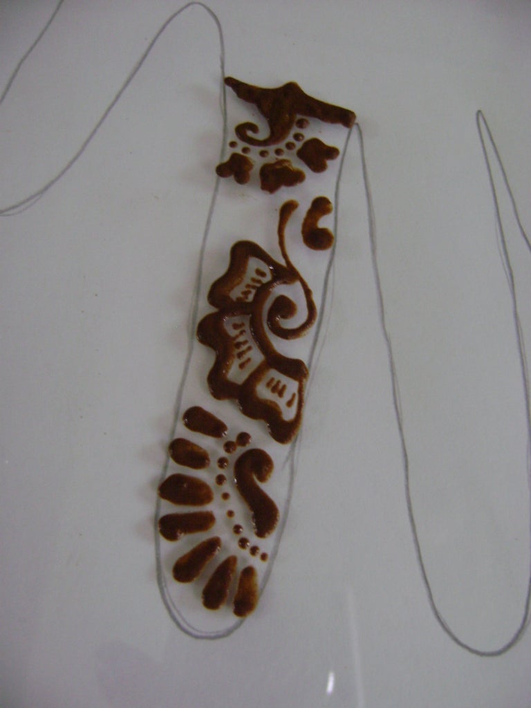 How To Apply Henna Mehndi On Your Hands 7 Steps Instructables how-to-apply-henna-mehndi-on-your-hands-7-steps-instructables