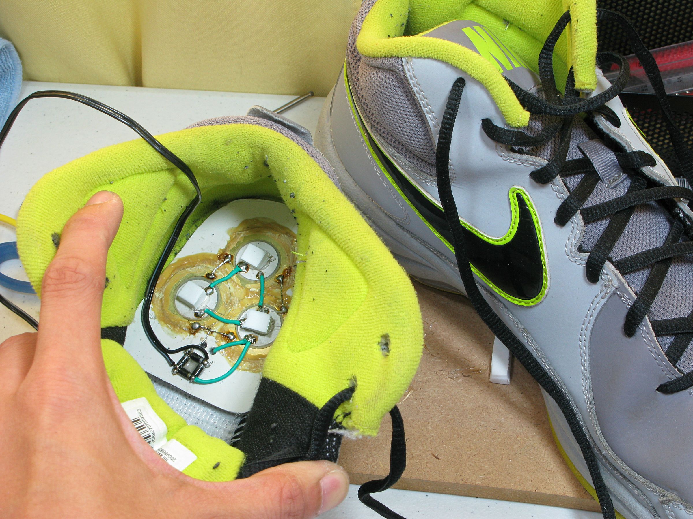 Electricity Generating Footwear - Generate Electricity by Walking ...