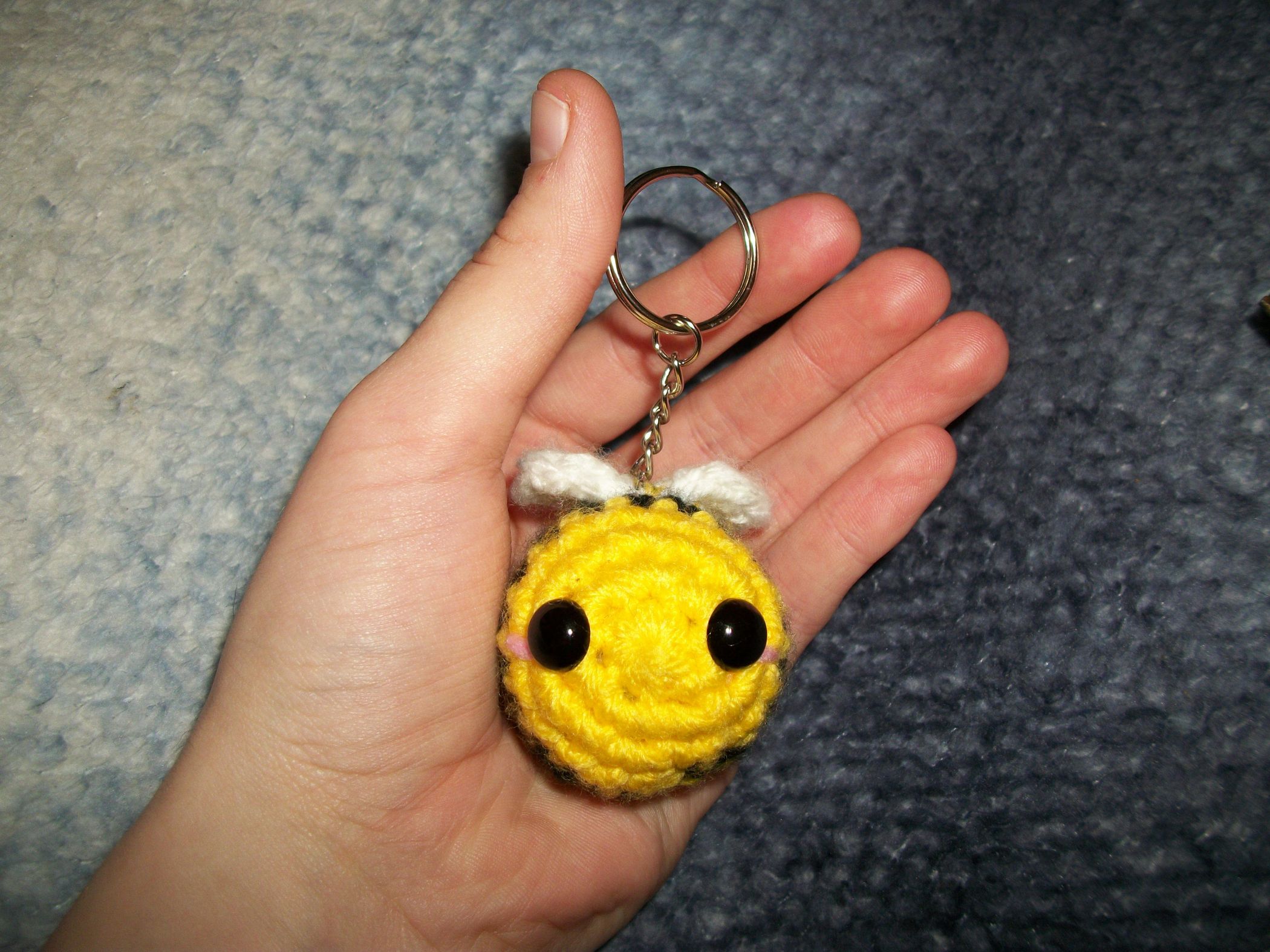 How to Crochet a Bee Keychain : 12 Steps (with Pictures) - Instructables