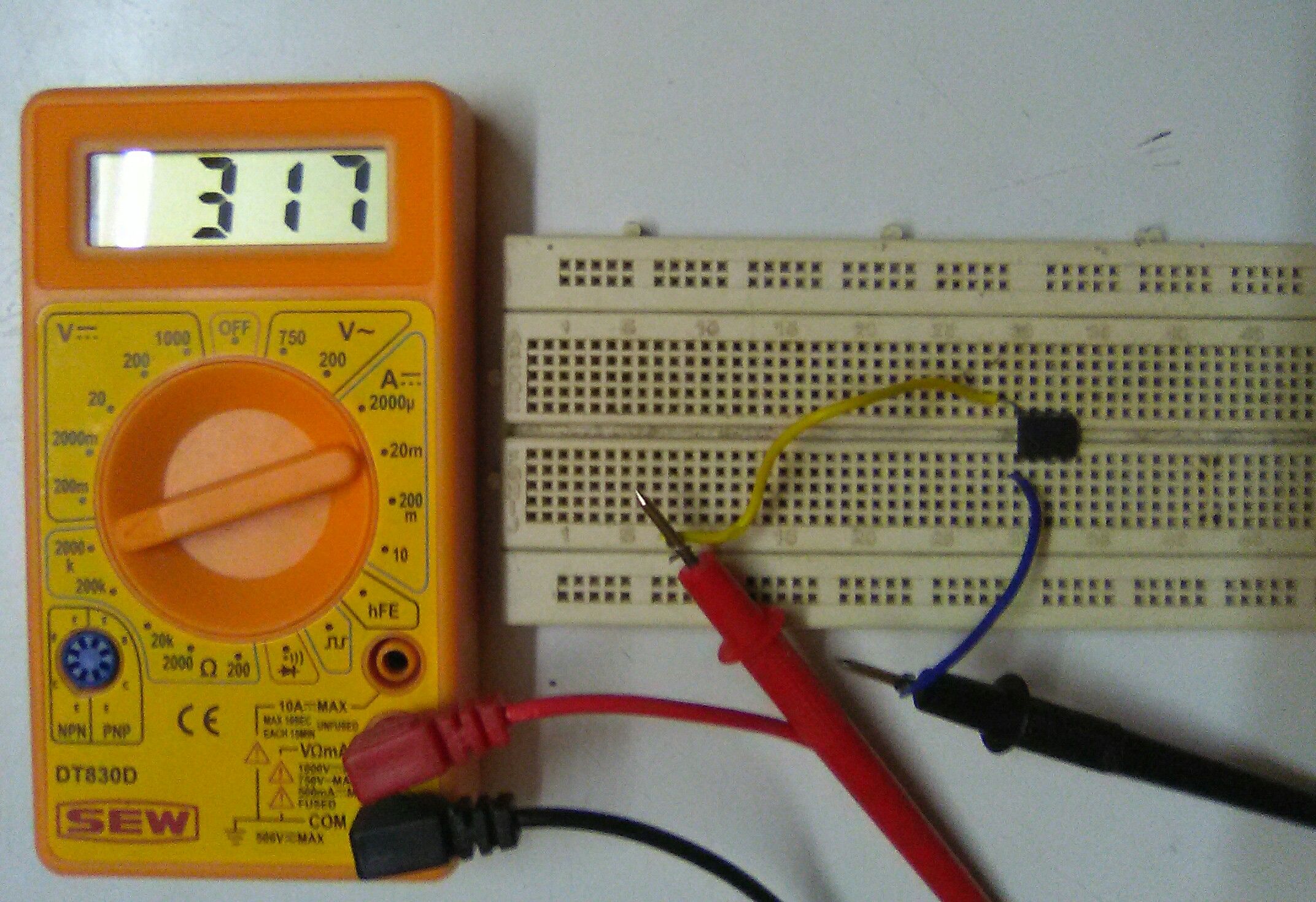Common emitter amplifier on breadboard arduino