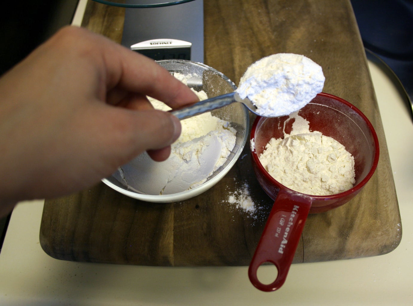 How To Measure Flour 5 Steps Instructables how-to-measure-flour-5-steps-instructables