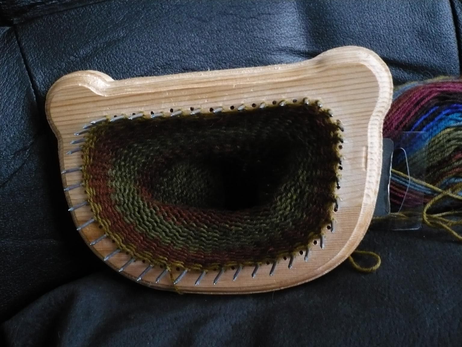 Hand Make Sock Knitting Loom : 8 Steps (with Pictures) - Instructables