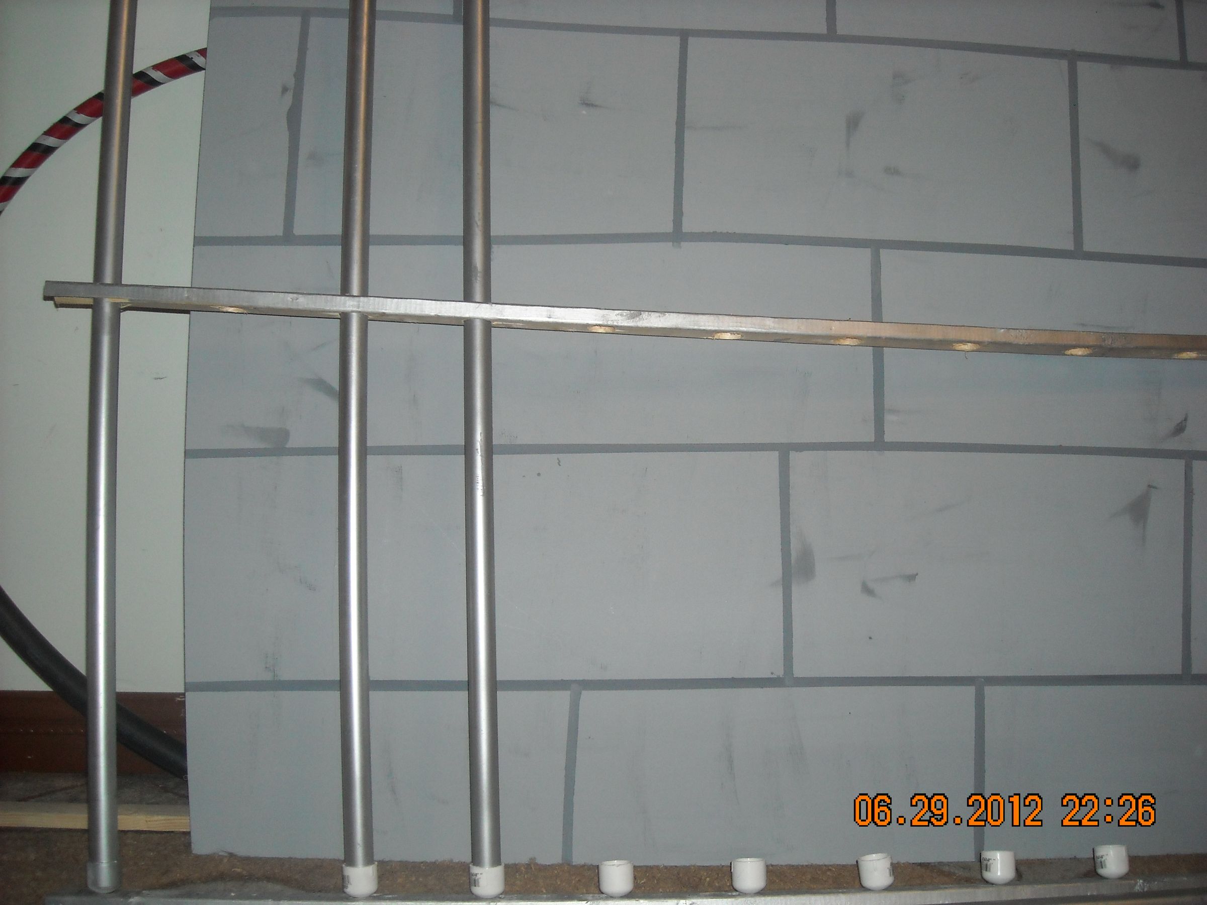 Fake Jail Cell Prop for Pictures : 8 Steps - Instructables
