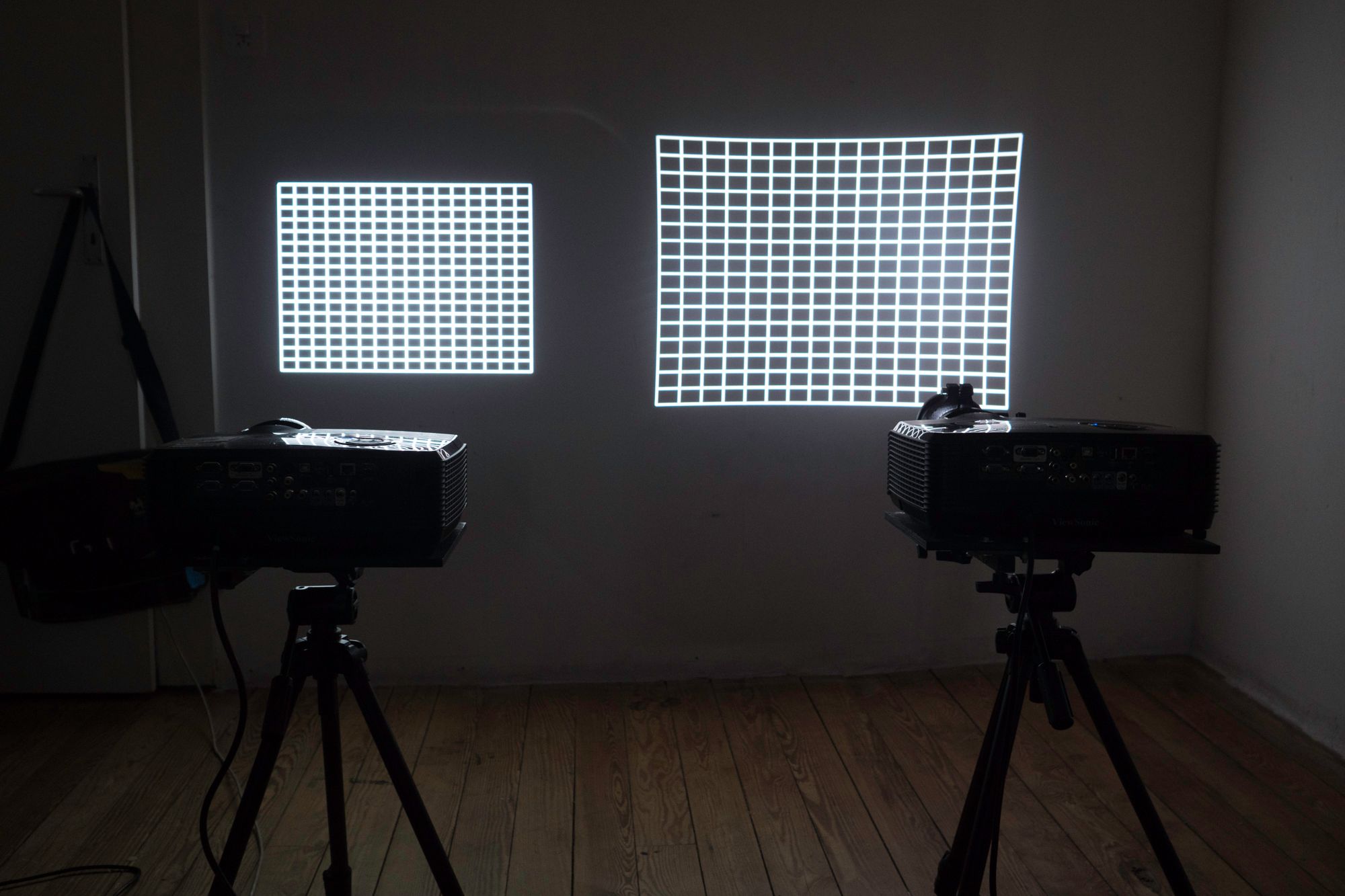 Turn a Regular Video Projector in Short-throw Model for ~40$ : 6 Steps ...