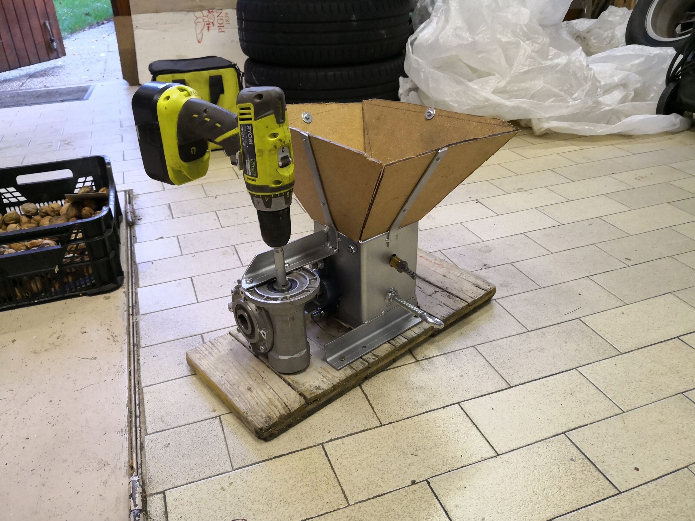 Adjustable Nut Cracking Machine : 6 Steps (with Pictures) - Instructables
